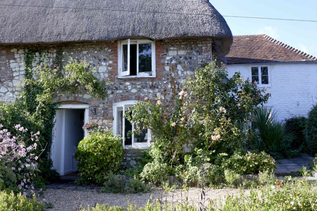 Bosham Cottage - Cabins and Castles