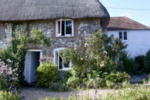Bosham Cottage - Cabins and Castles