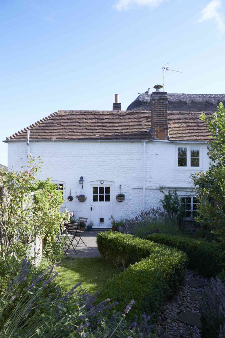 Bosham Cottage - Cabins and Castles