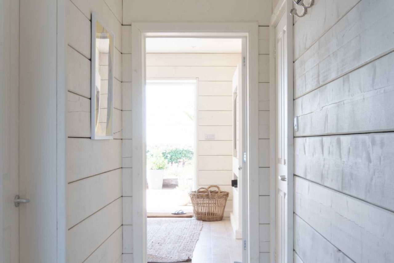 The Beach House, Hayling Island - Cabins and Castles