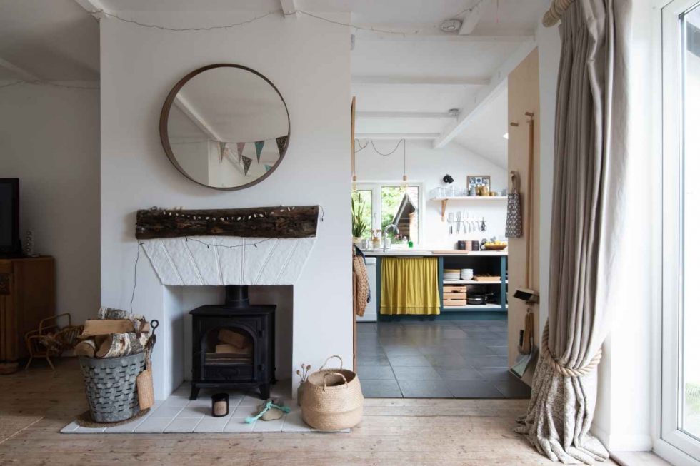 Pett Level Beach House - Cabins and Castles