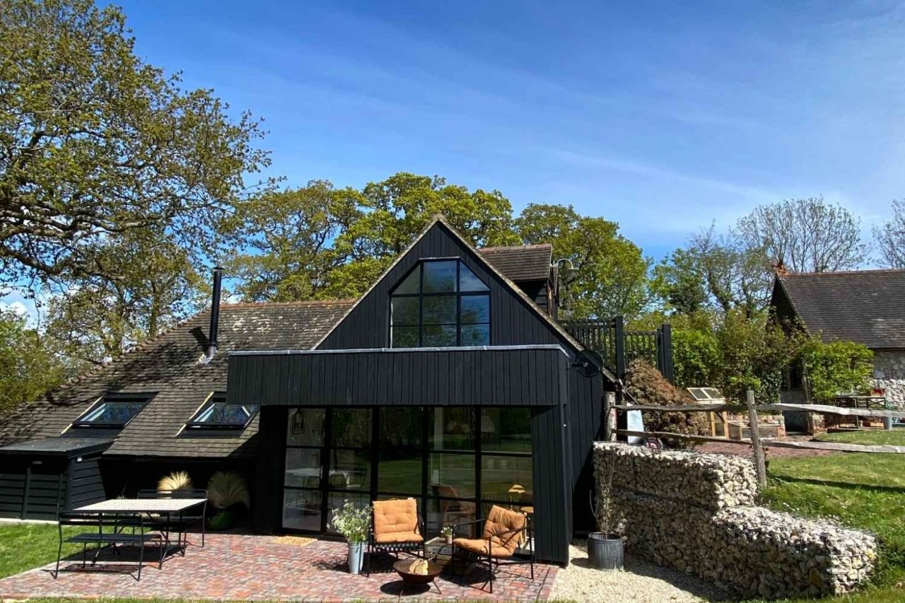 Springles Cottage - Cabins and Castles