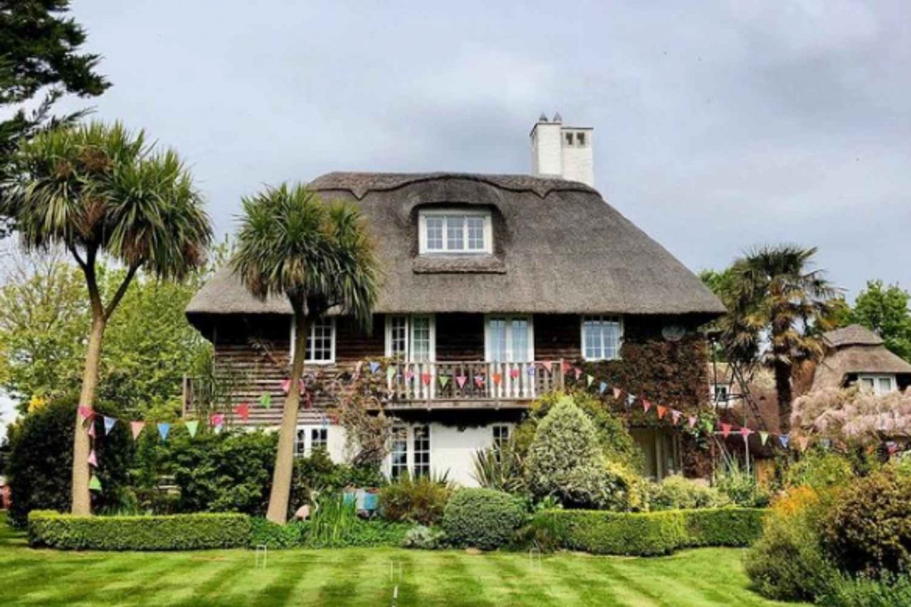 Cliff End View - Cabins and Castles