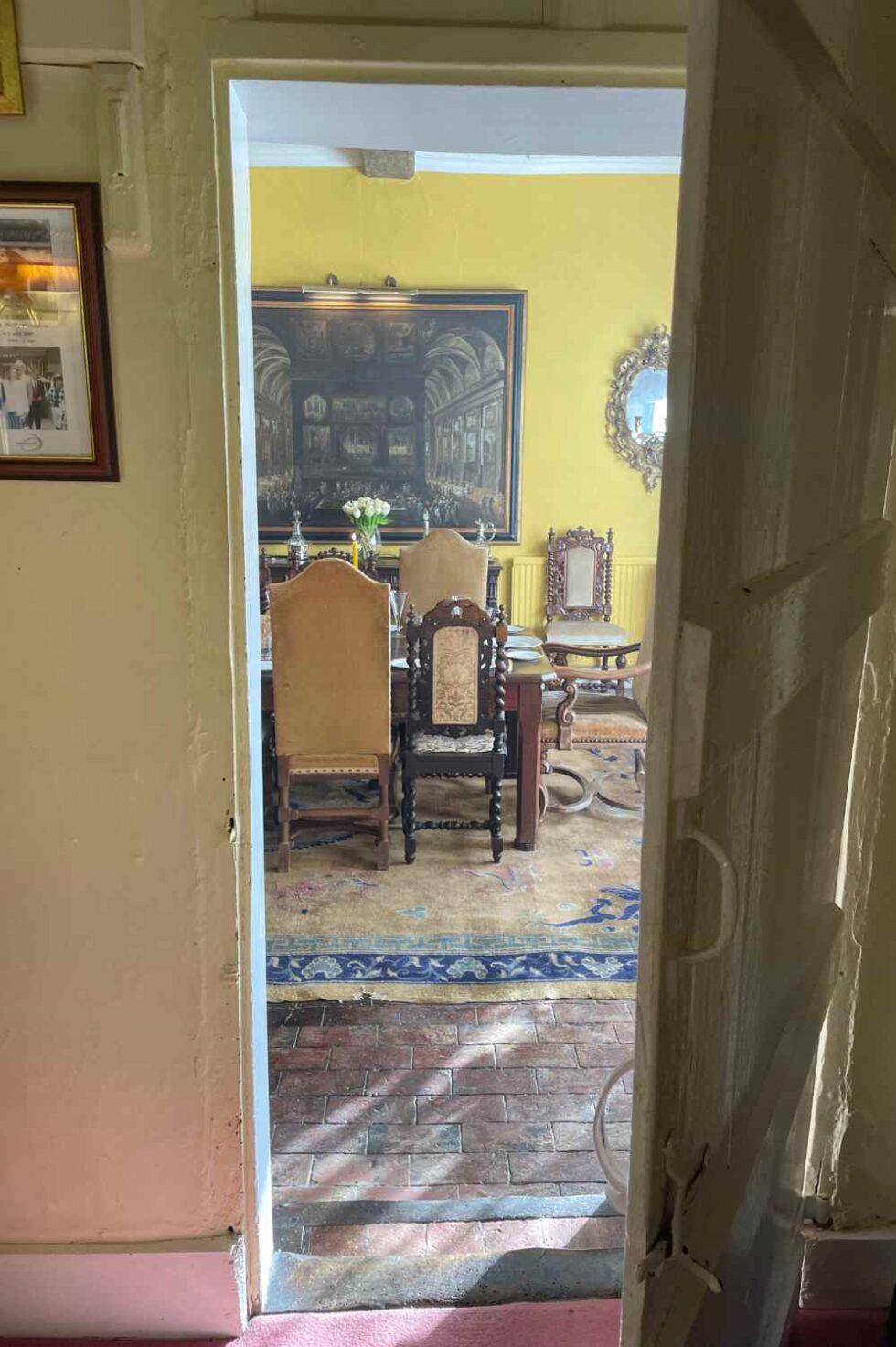 The Manor Retreat - Cabins and Castles