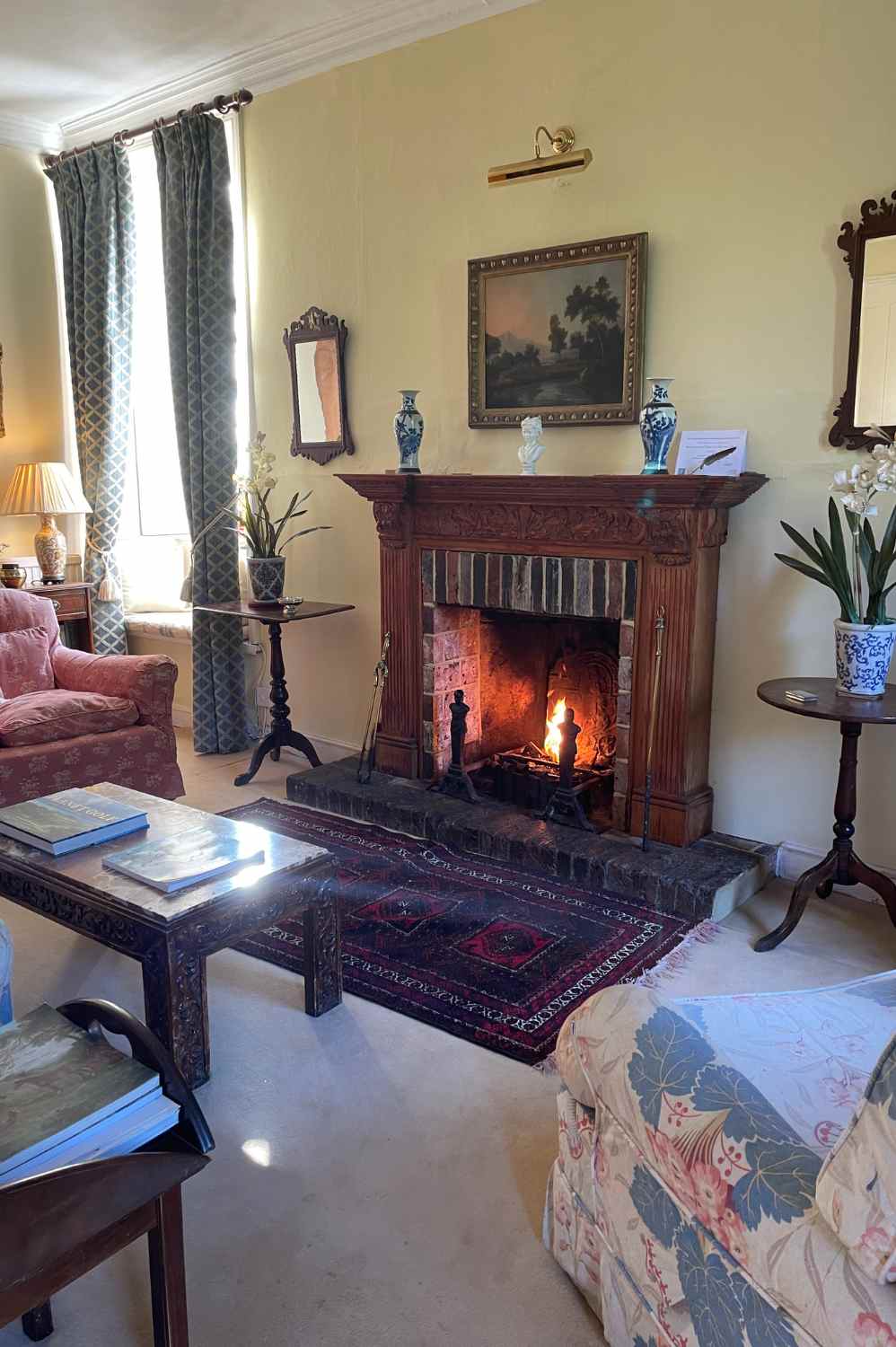 The Manor Retreat - Cabins and Castles