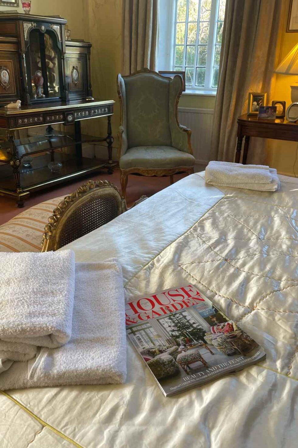 The Manor Retreat - Cabins and Castles