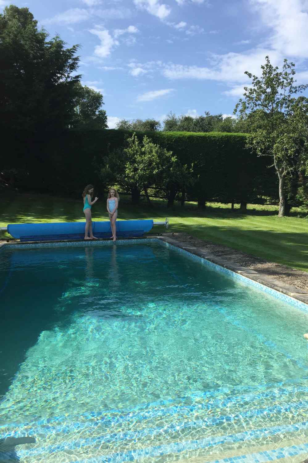 The Manor Retreat - Cabins and Castles