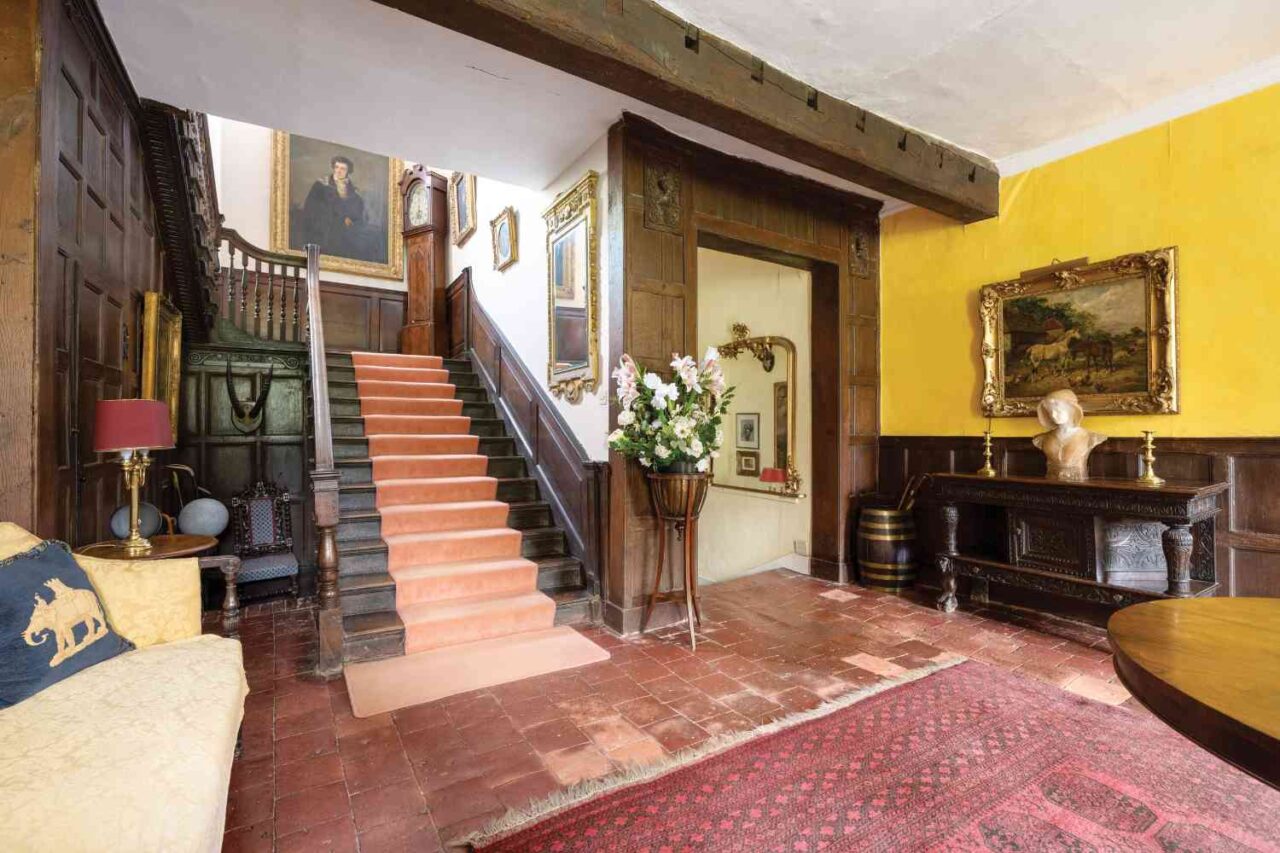 The Manor Retreat - Cabins and Castles