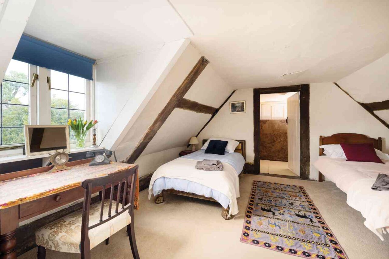 The Manor Retreat - Cabins and Castles