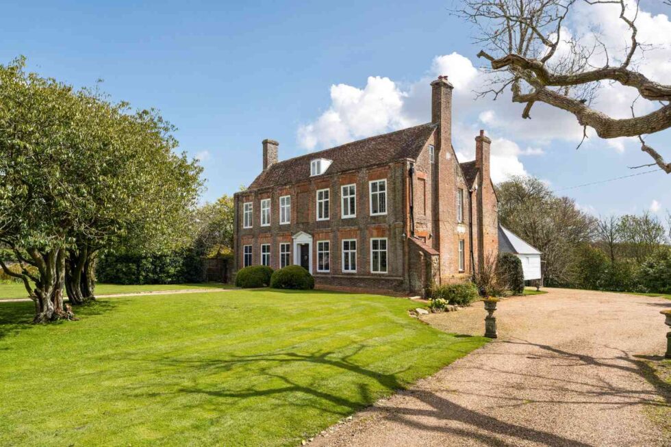 The Manor Retreat - Cabins and Castles